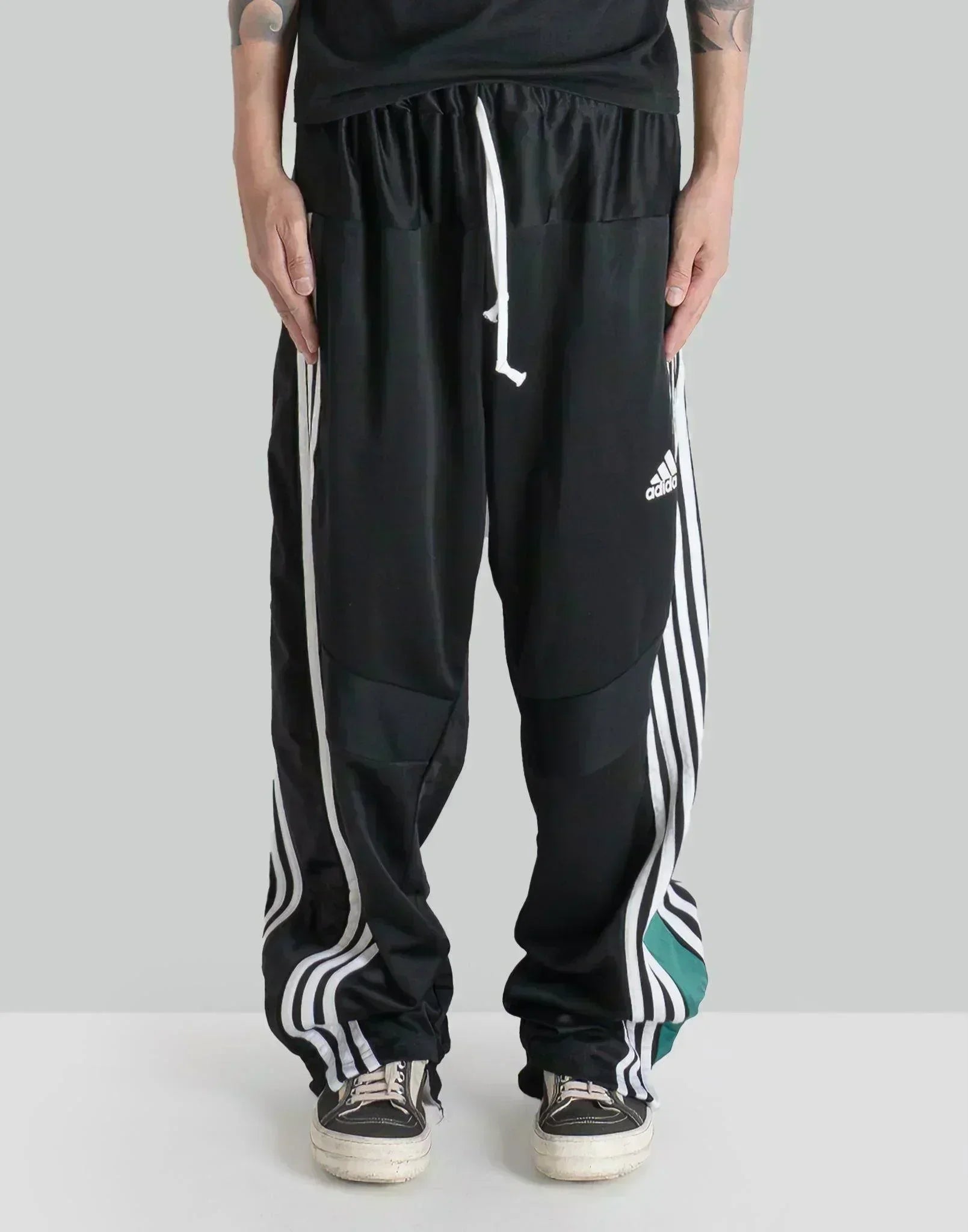 DISCOVERED Docking Wide Track Pants – 082plus