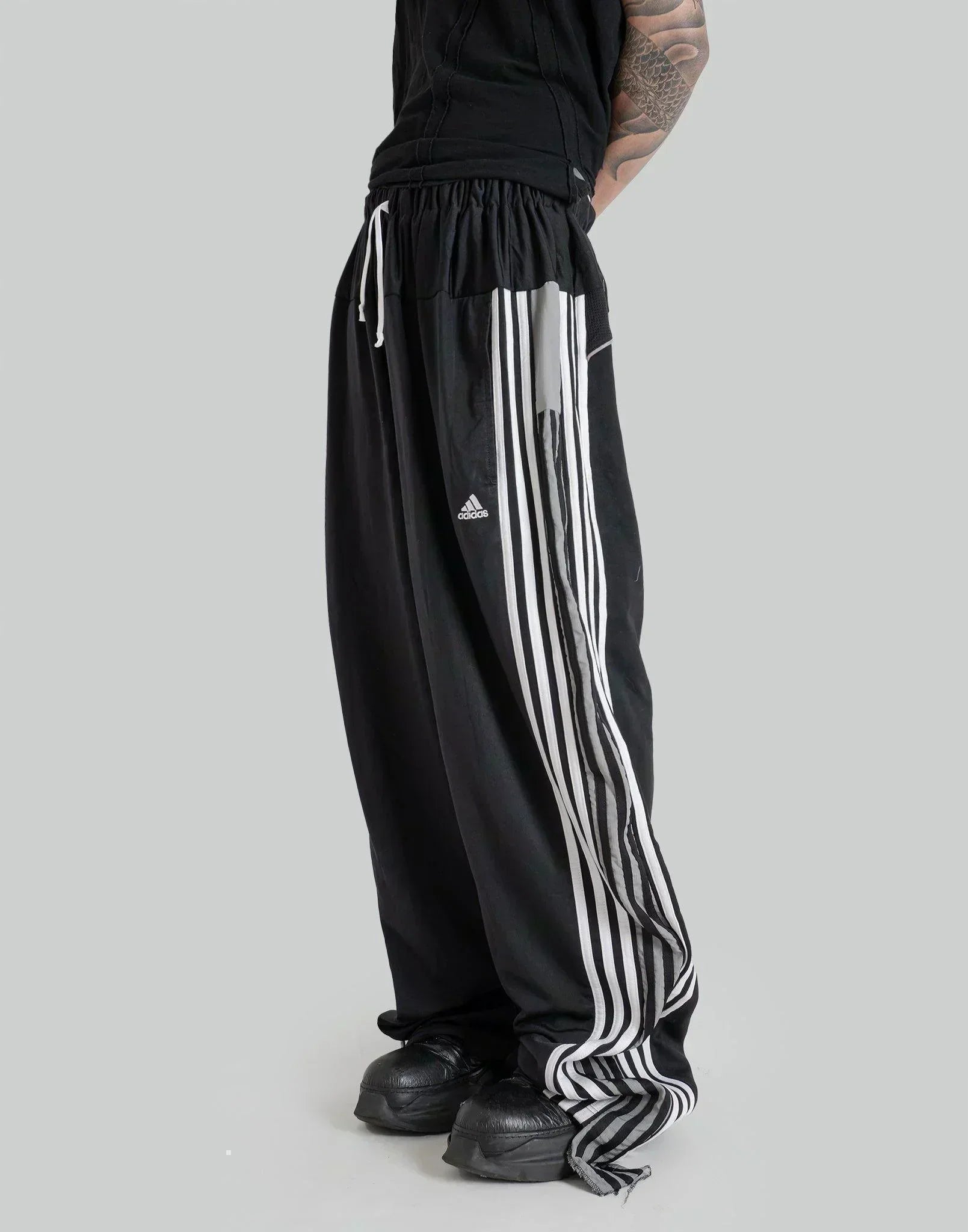 DISCOVERED Docking Wide Track Pants – 082plus