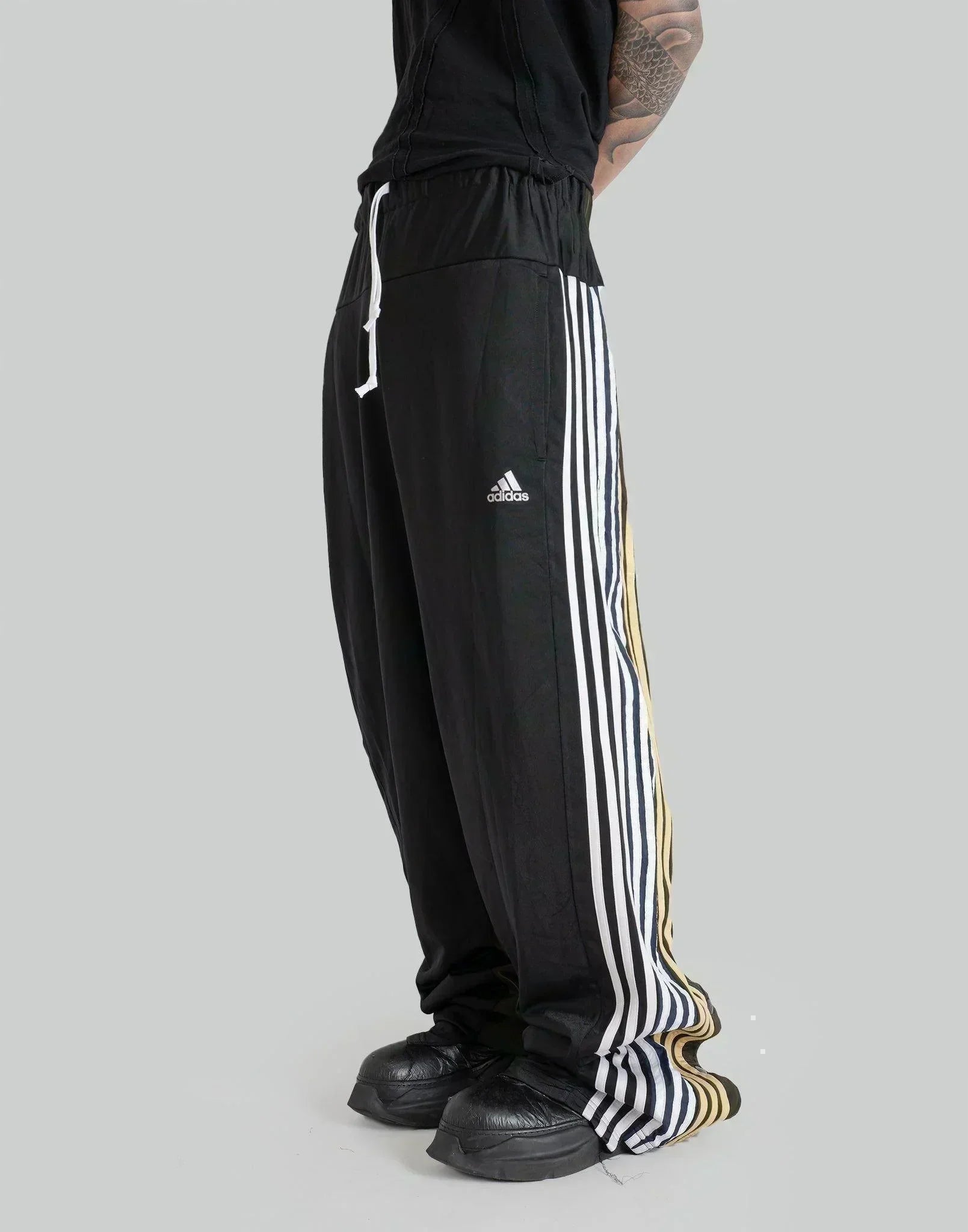DISCOVERED Docking Wide Track Pants – 082plus